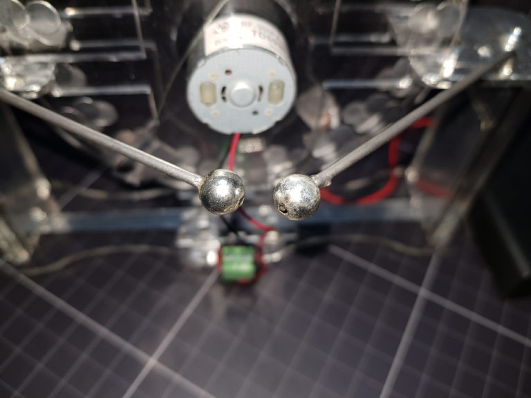 Mini Wimshurst Electrostatic Generator kit - Extreme Kits